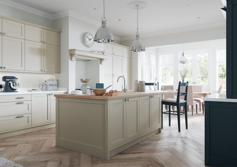 Aldana Kitchens | Shaker | Kitchen Range by STORI