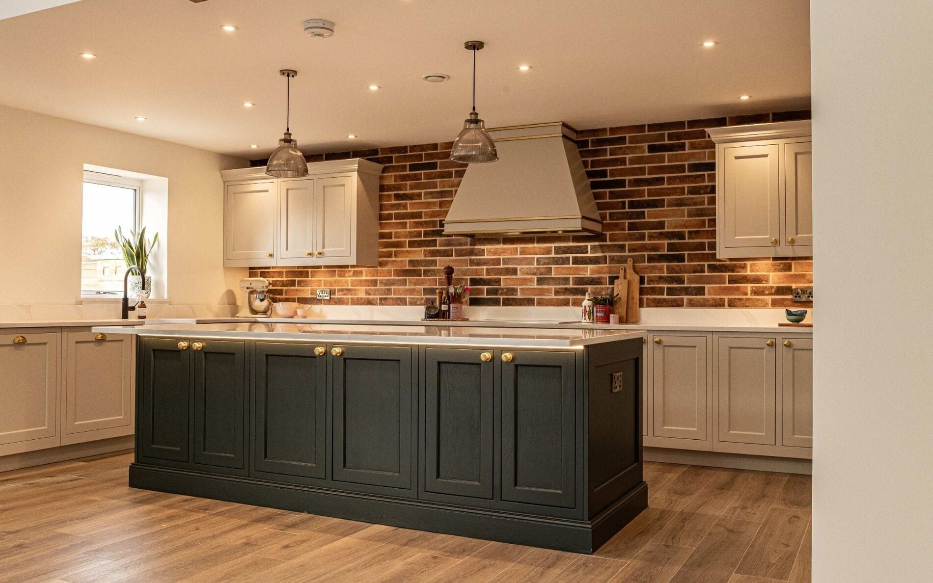 Staggering Kitchens and Interiors in Cheshire | STORI - Contemporary ...