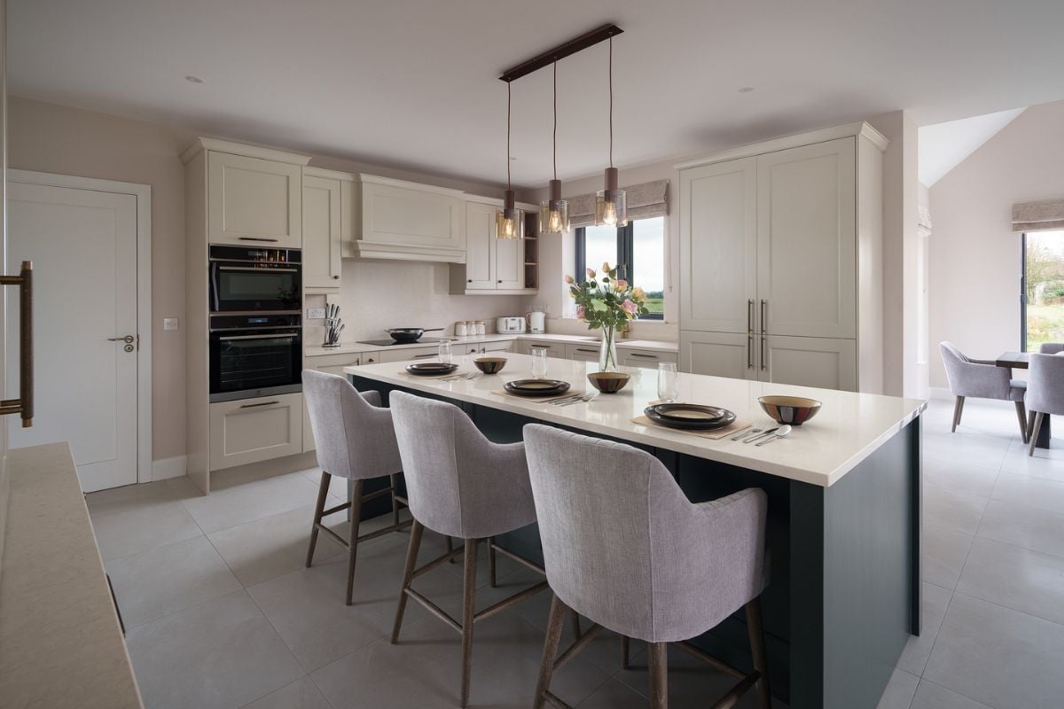 Aldana Kitchens | Shaker | Kitchen Range by STORI
